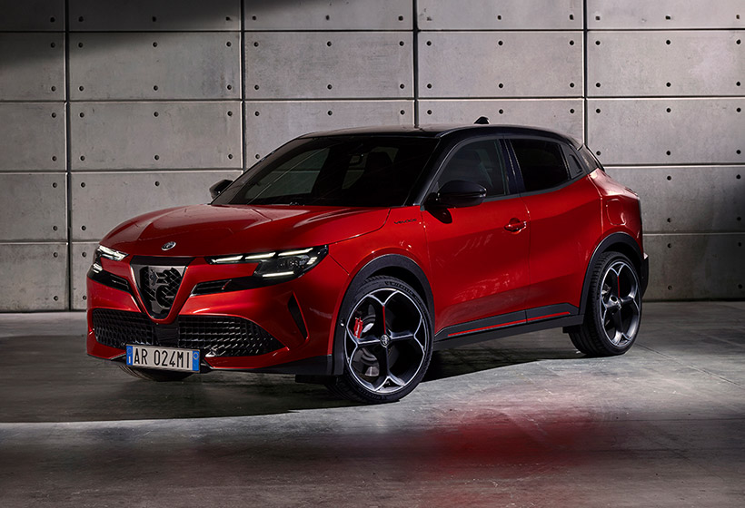 Alfa Romeo Junior Ibrida: driving the power | Alfa Romeo COM